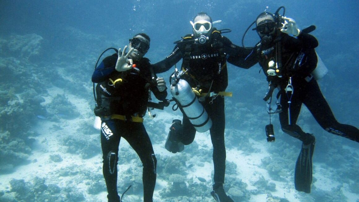 Deep Diver Specialty Course in Hurghada | Diving Around